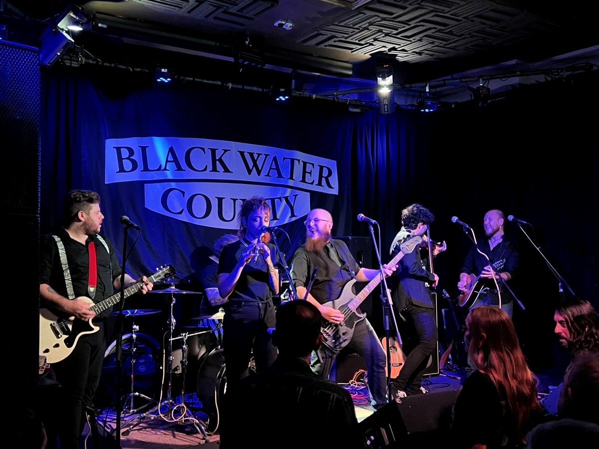 Black Water County. Live at The Star, Guildford **** – Building Our Own ...